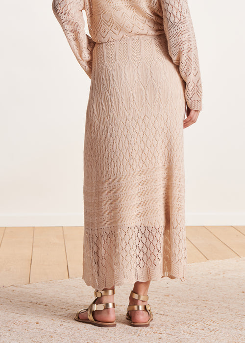 Jupe beige mi-longue en maille crochet - La Fée Maraboutée