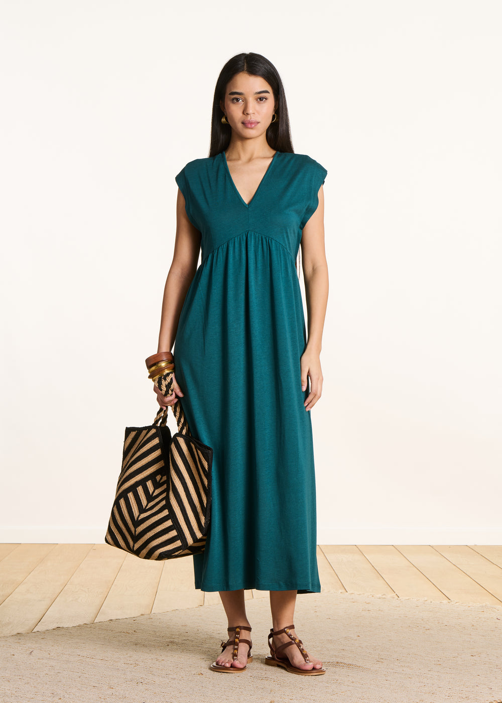 Petrol blue fluid mid-length dress with V-neck in lyocell - La Fée ...
