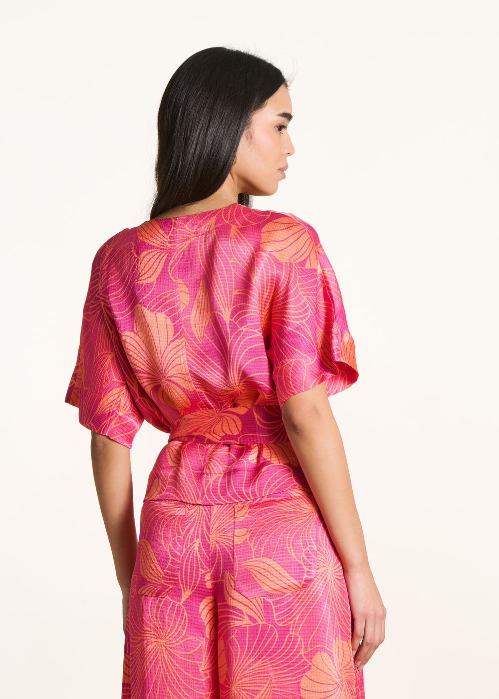 Short top with pink floral print - La Fée Maraboutée